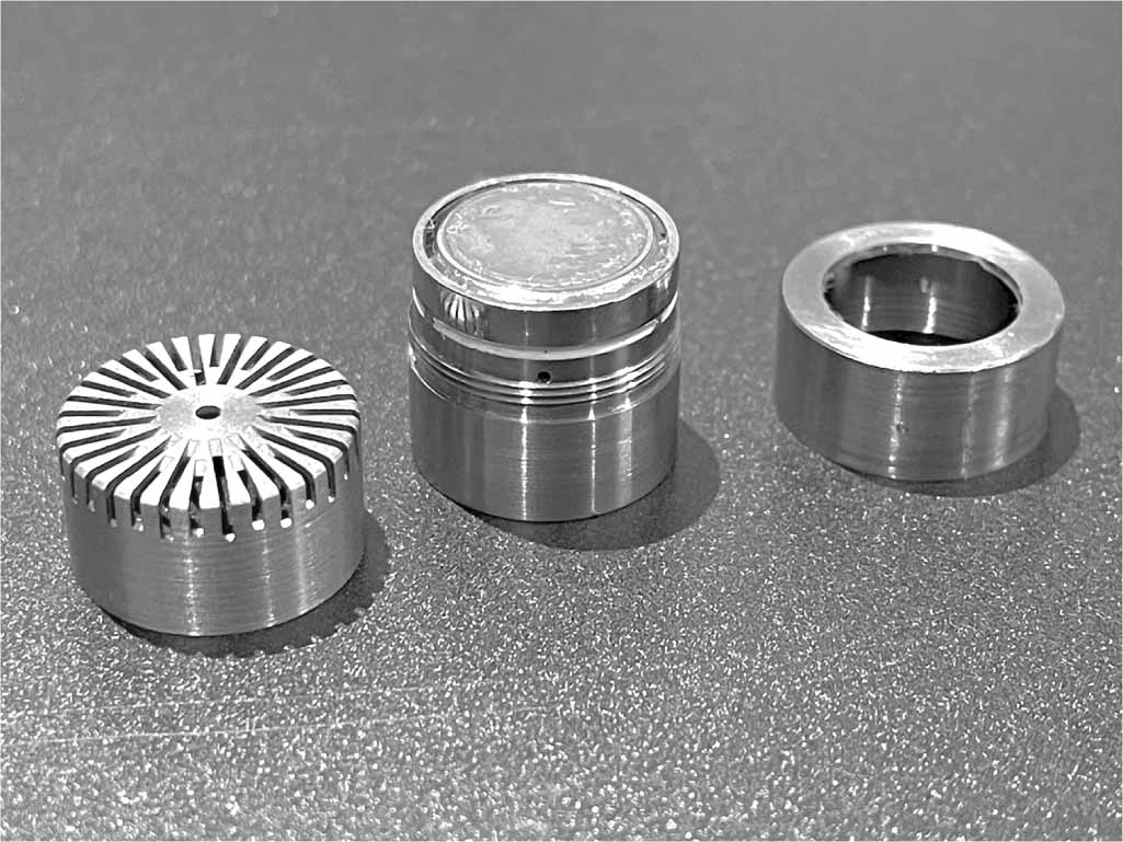 A calculable pistonphone for the absolute calibration of hydrophones in ...