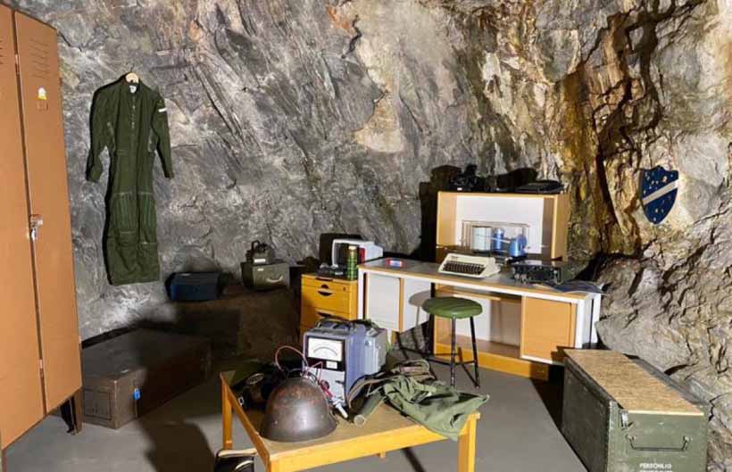 Escape experience Aeroseum: a classical mechanics escape room - IOPscience
