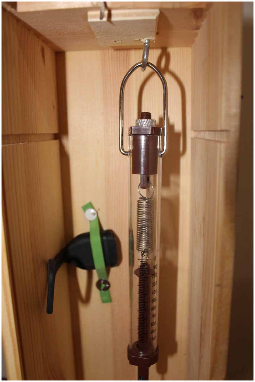 Einstein’s elevator and the principle of equivalence - IOPscience