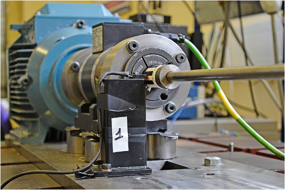 Non-intrusive torque measurement for rotating shafts using optical ...