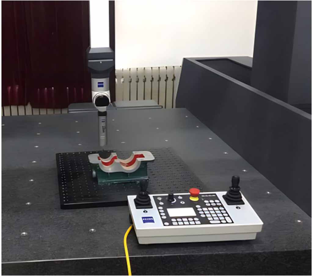 The visual measurement method of the hole diameter and center-to-center ...
