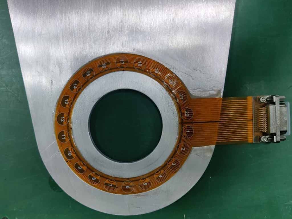 Hole-edge crack monitoring in attachment lug with large bolt hole based ...